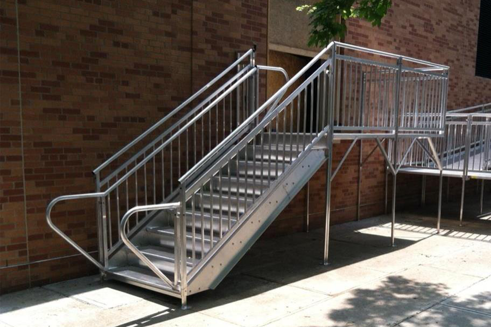 Steps - Zoom - American Access Ramps